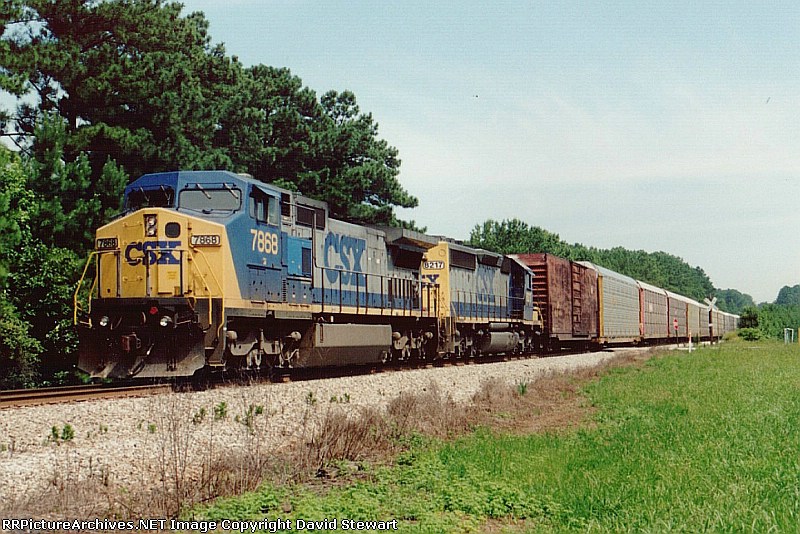 Q213/CSX 7868 Note, odd road number stenciling